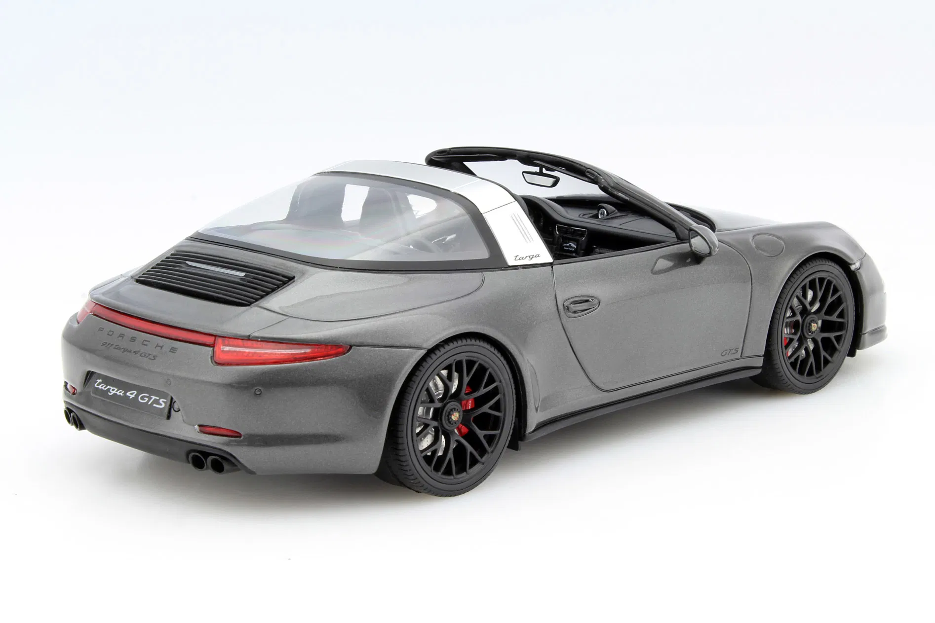 SPARK-MODEL - PORSCHE - TAYCAN TURBO S(Kopya)