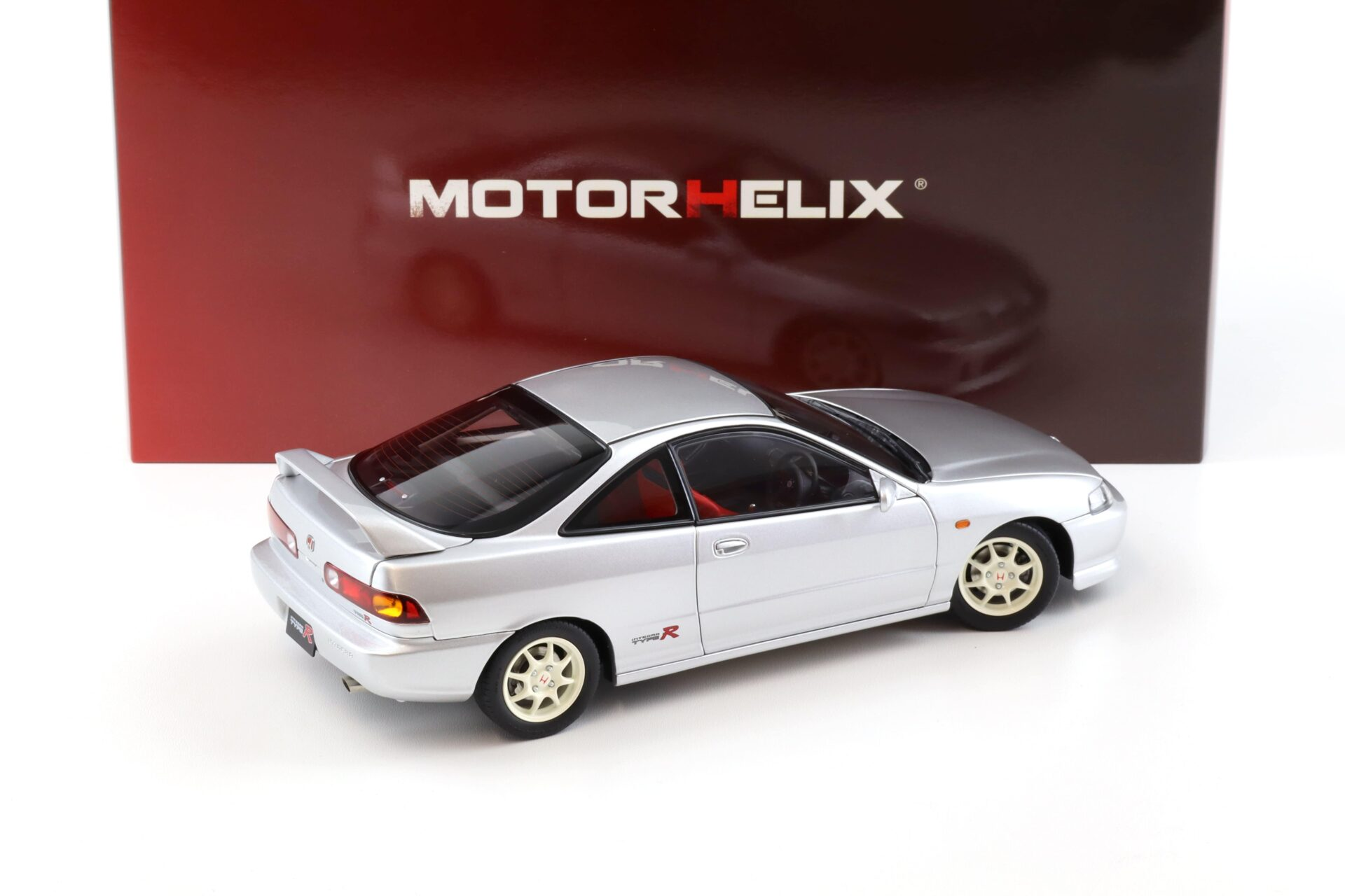 1/18 MOTORHELIX - HONDA - INTEGRA TYPE-R (DC2) 1997