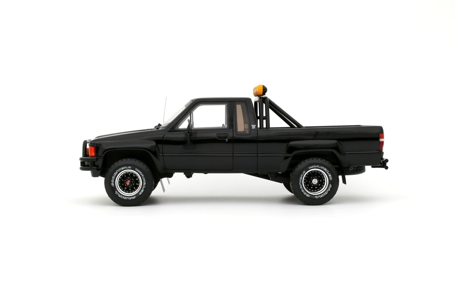 OTTO-MOBILE - TOYOTA - HILUX PICK-UP SR5 1985