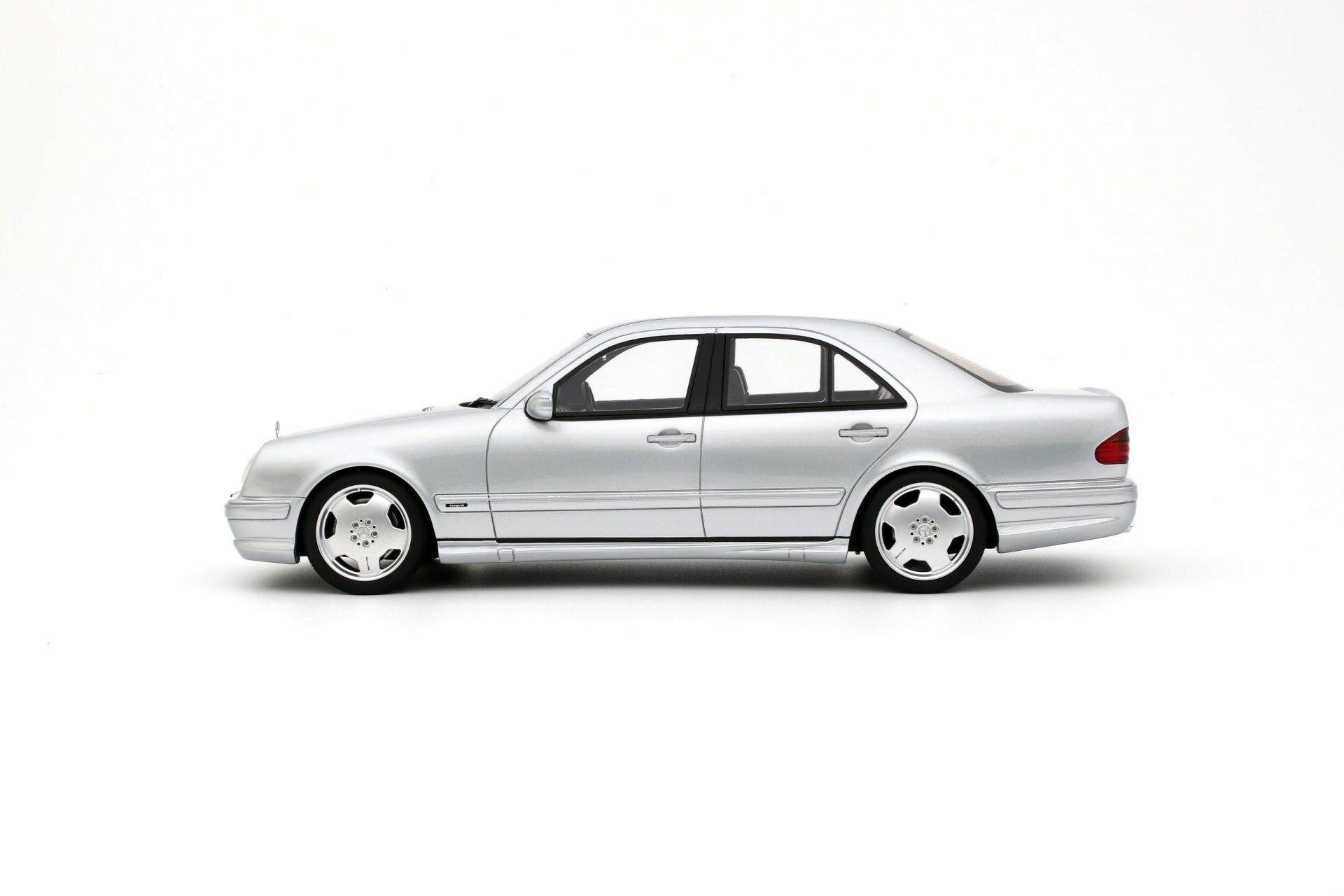 OTTO-MOBILE - MERCEDES BENZ - E-CLASS E55 AMG (W210) 2001