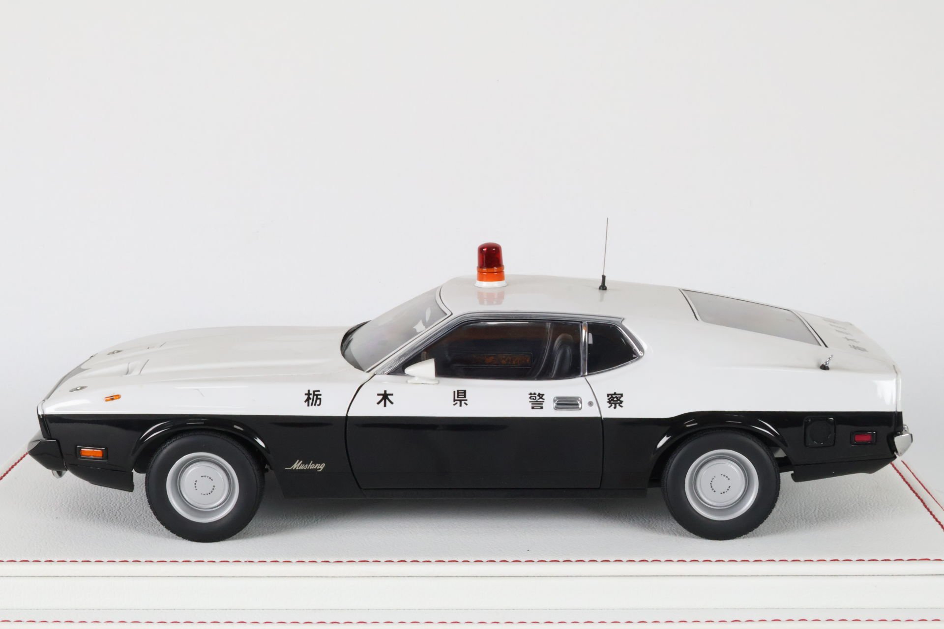 AUTOart FORD MUSTANG MACH I JAPANESE POLICE CAR