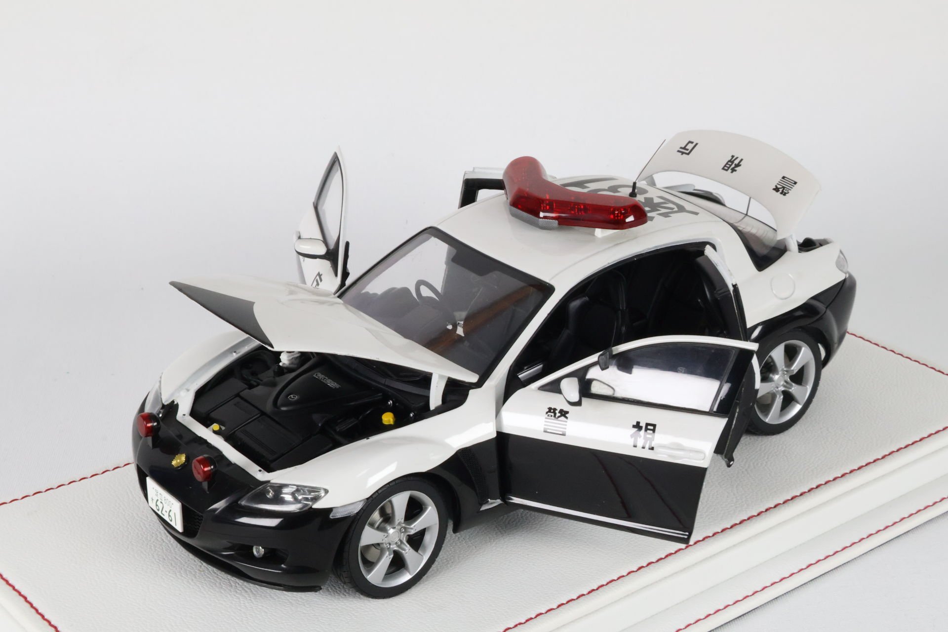 AUTOART MAZDA RX-8 JAPANISE POLICE CAR