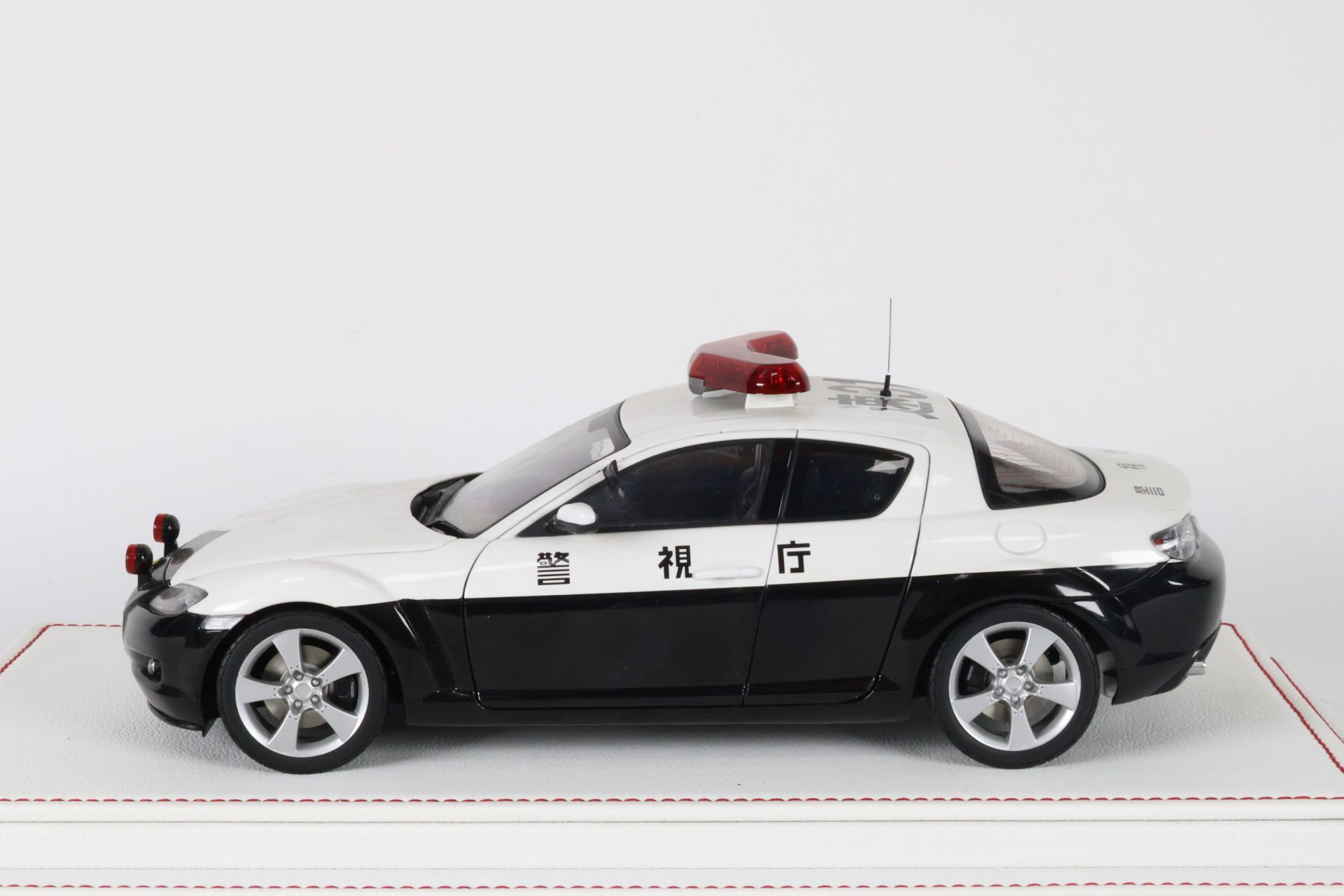 AUTOART MAZDA RX-8 JAPANISE POLICE CAR