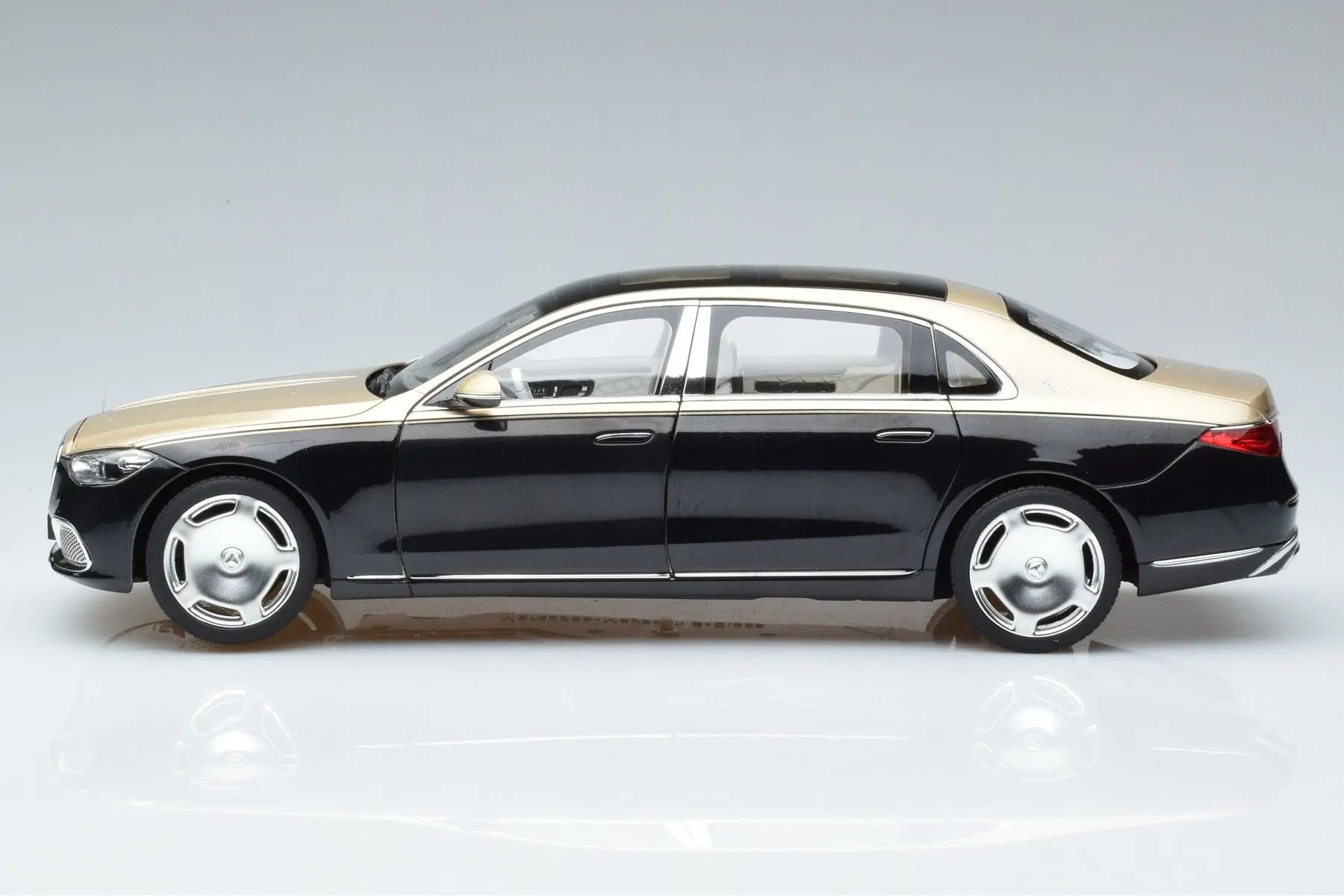 1/18 NOREV - MERCEDES BENZ - S-CLASS S680 MAYBACH (X223) 4-MATIC 2019